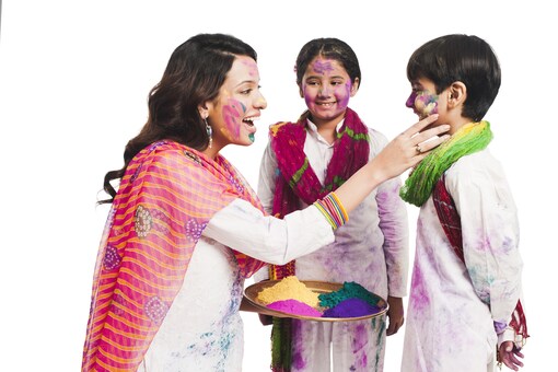 Holi 2021: Wondering What to Wear? Here's Outfits and Styling Tips to ...