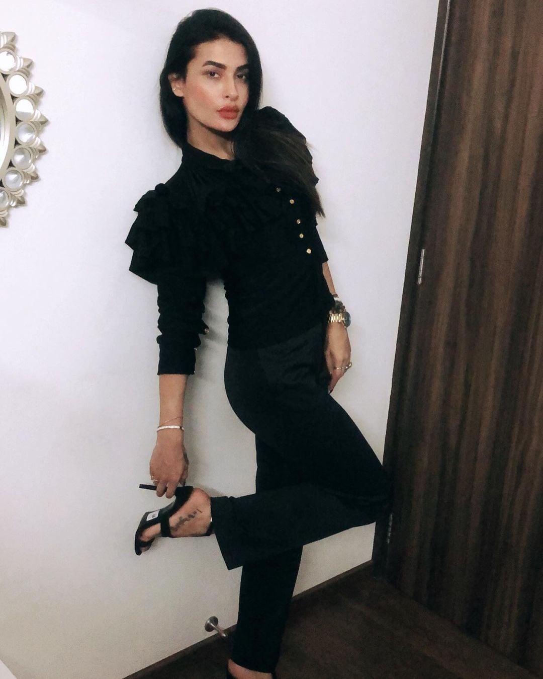 Pavitra Punia Looks Smoking Hot In These Photos, Check Out The Diva's Stunning Looks - News18