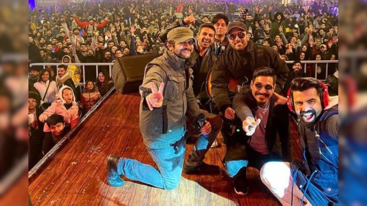 Here's Everything You Need to Know About the Pakistani Band Strings ...