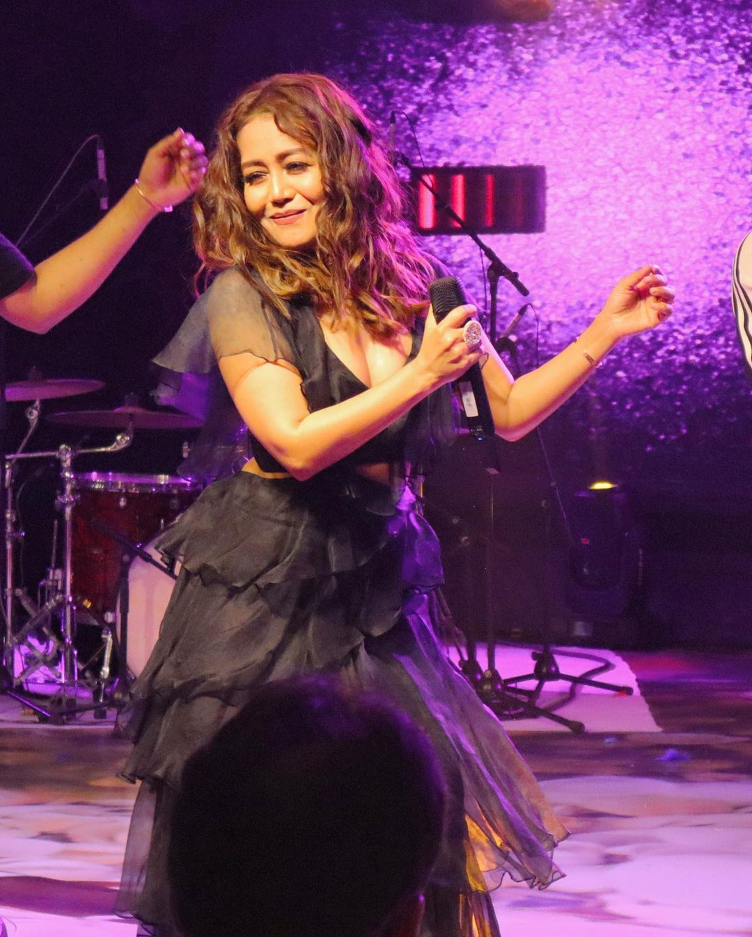 Neha Kakkar Is A Stunner Check Out The Gorgeous Singer Killing It With Her Looks News18