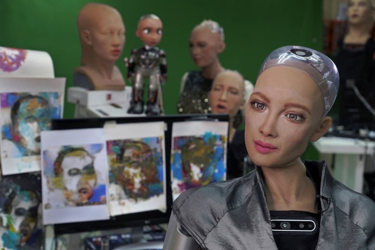 Meet Humanoid Robot Sophia Who is Now Eyeing Career in Music After ...