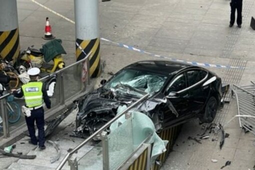 Tesla Model 3 Crashes into Pedestrian Overpass in China, One Injured ...