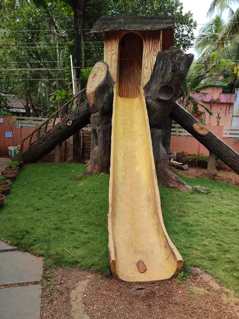 Eco-Friendly Polling Booth in Kerala Aims to Reduce Post-Poll Wastage ...