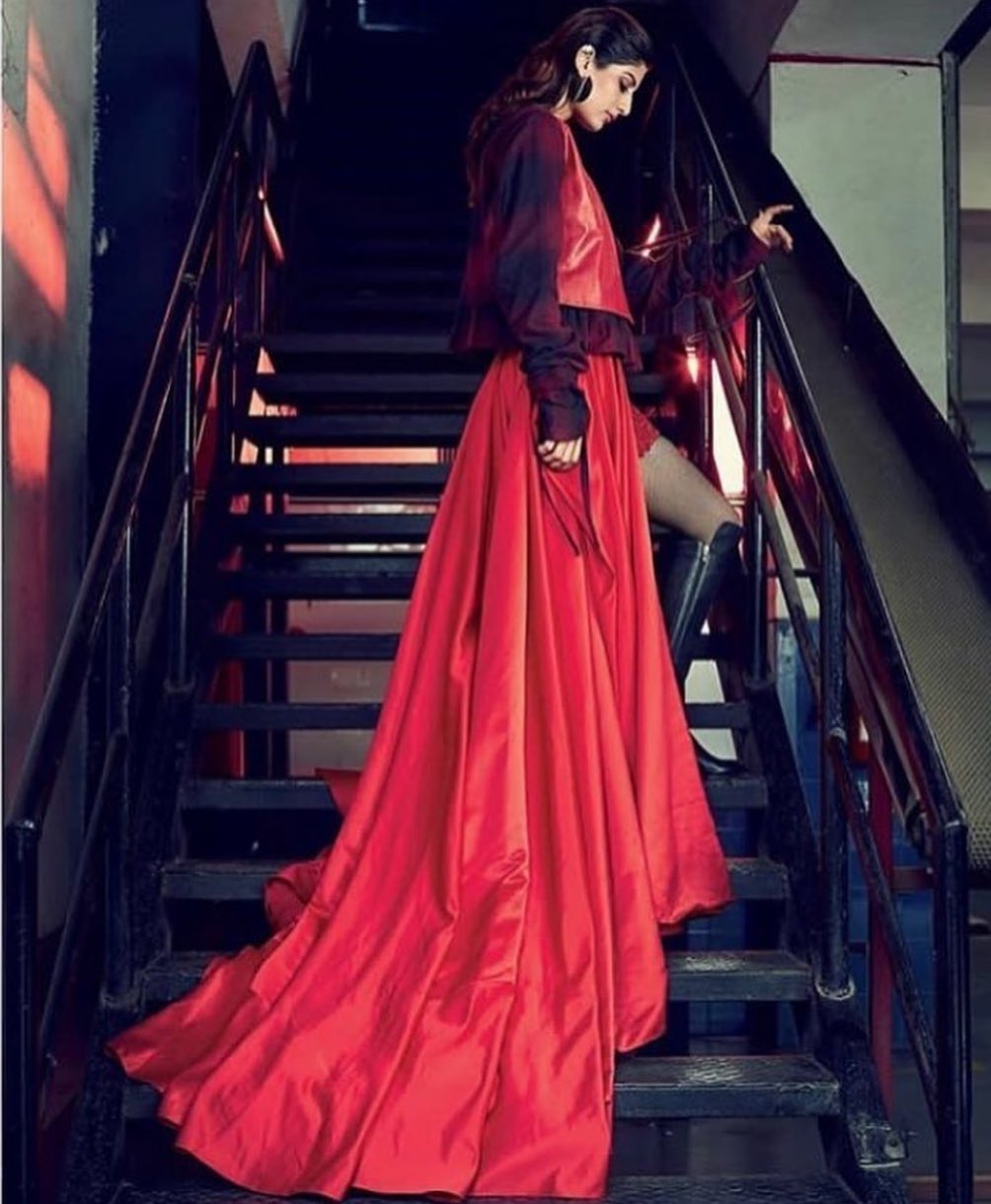 Erika Packard Makes Heads Turn With Her Sensuous Photos, See The Model ...