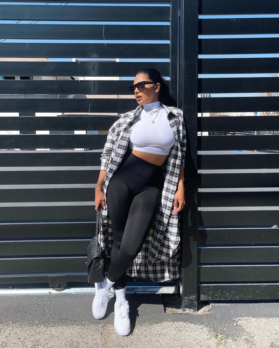 Southern Beauty Chandrika Ravi Shares Smouldering Photos On Social ...