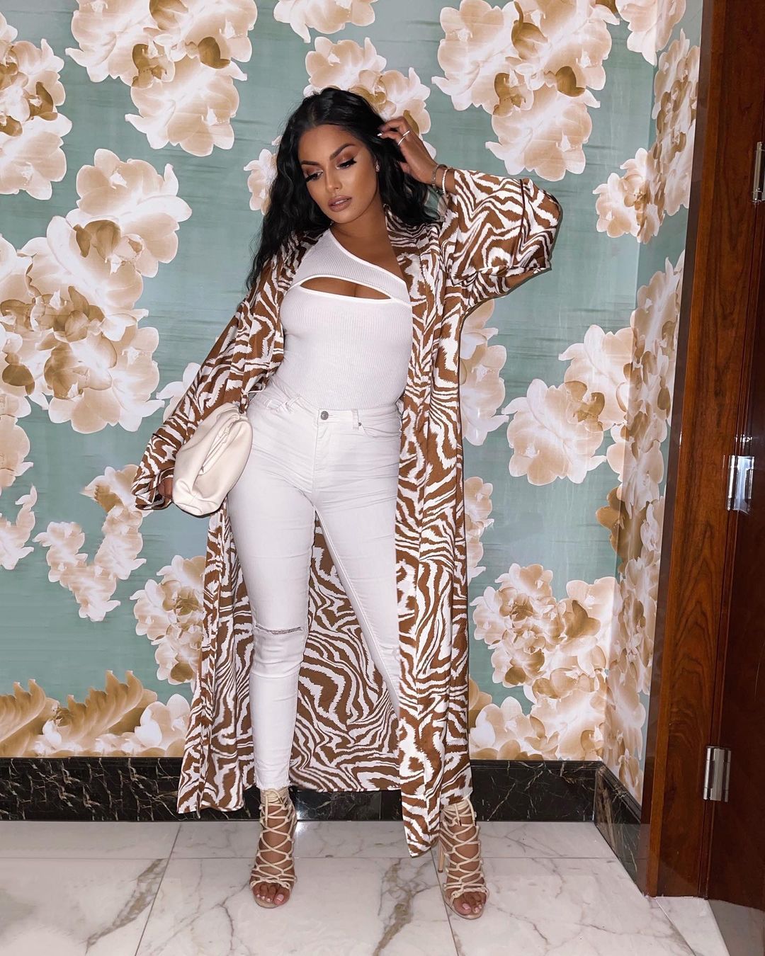 Southern Beauty Chandrika Ravi Shares Smouldering Photos On Social ...