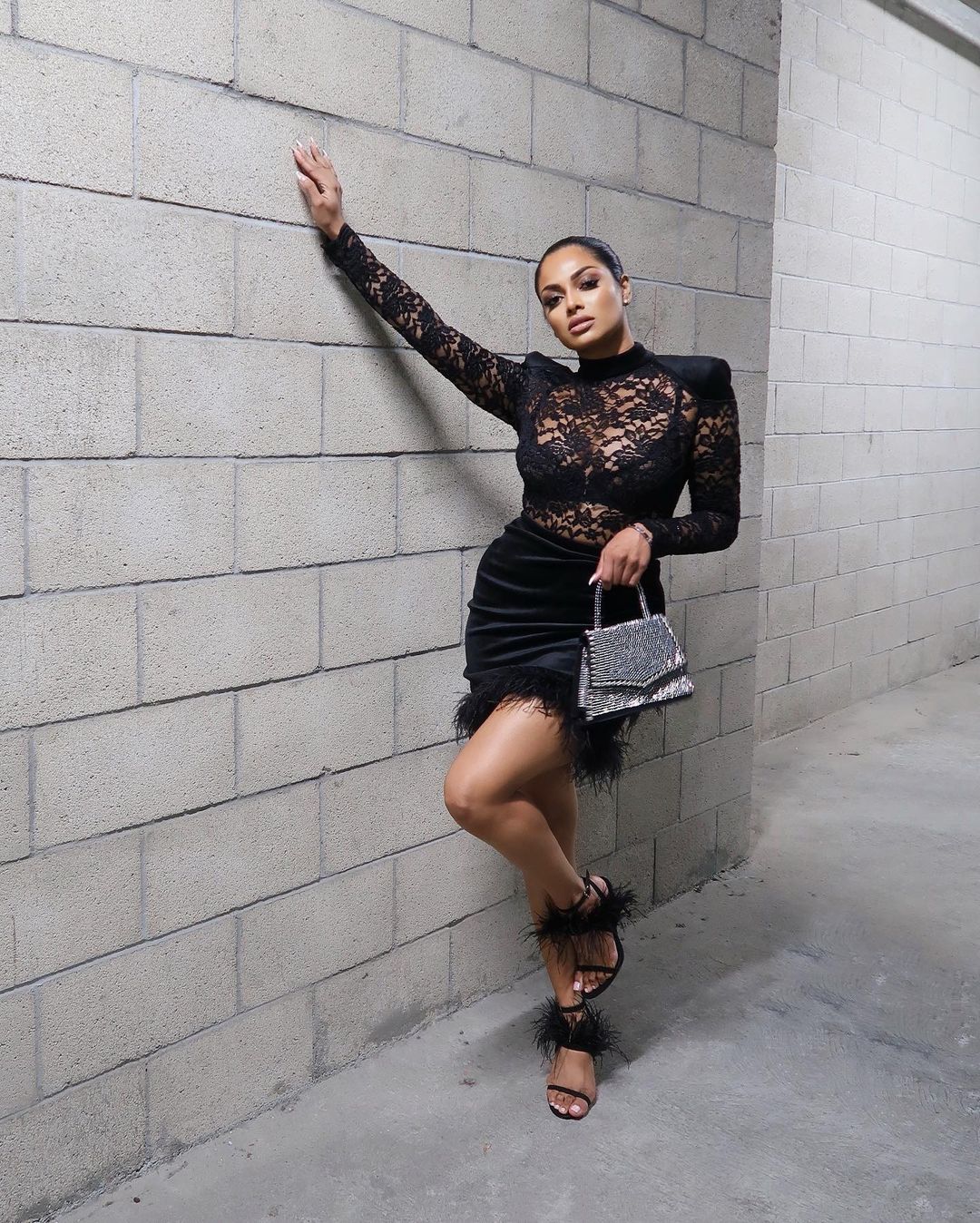 Southern Beauty Chandrika Ravi Shares Smouldering Photos On Social ...