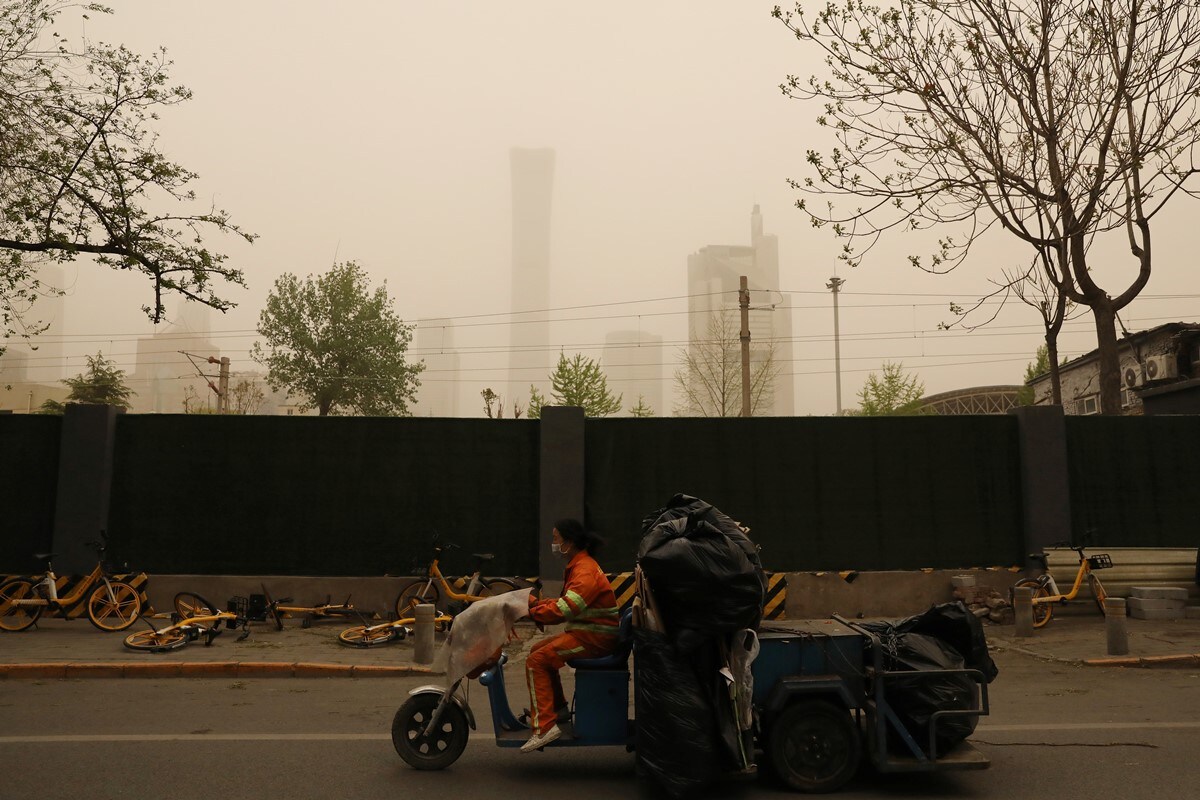 Beijing Skies Turn Yellow as Sand, Dust Engulf Chinese Capital