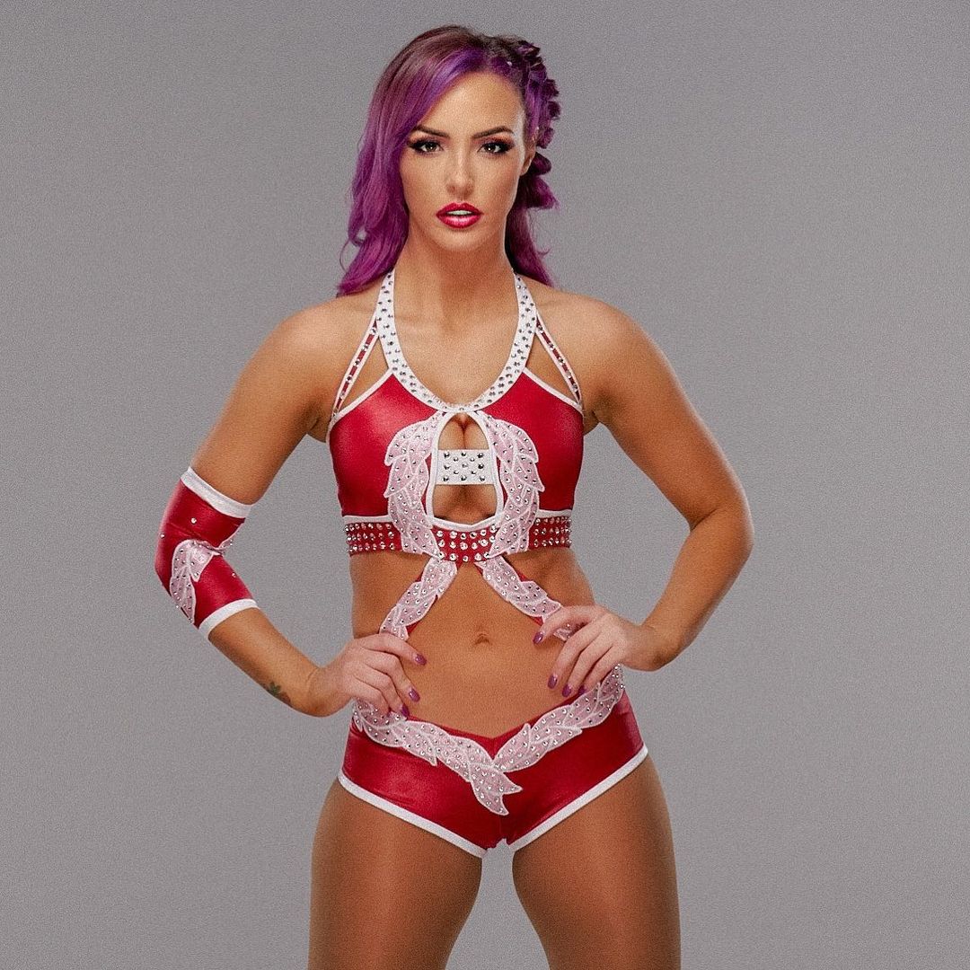 Check Out The Hottest Photos Of Former Wwe Superstar Peyton Royce News18