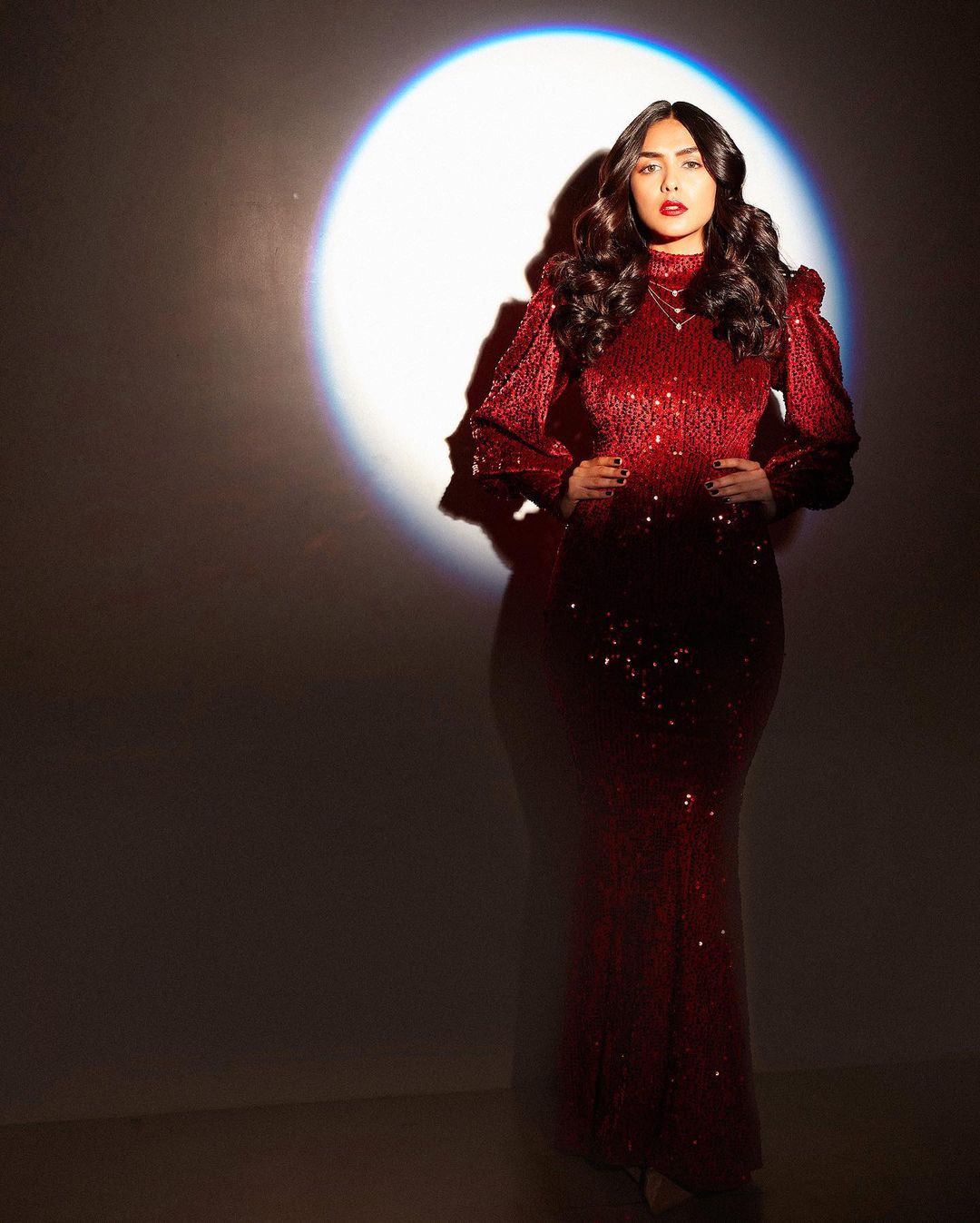 Mrunal Thakur Turns Up The Heat In Her Latest Photo On Instagram, Take ...