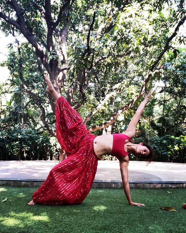 Vidya Malavade Looks Stunning As She Performs Yoga, See The Diva ...