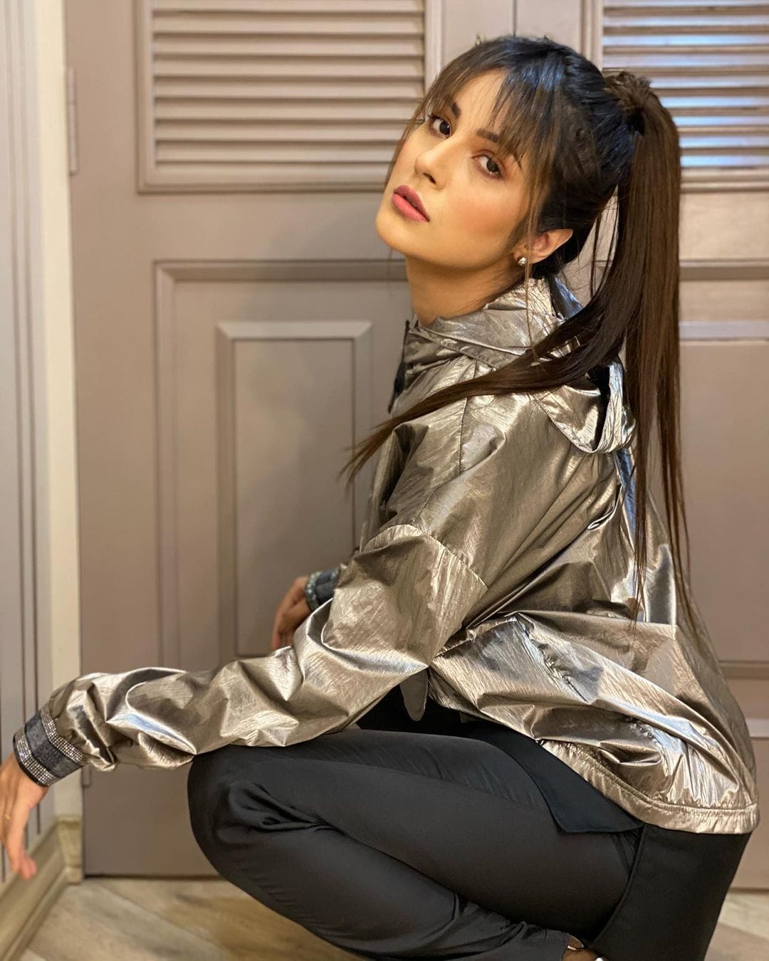 Shehnaaz Gill Stuns Fans In Red Hot Pantsuit, See The Diva Sizzle In ...