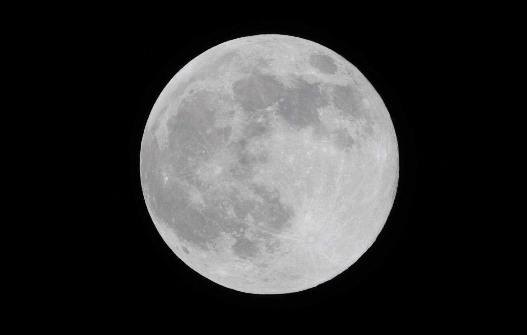 In Photos: Fascinating Pink Supermoon Adorns Skies Across the World ...