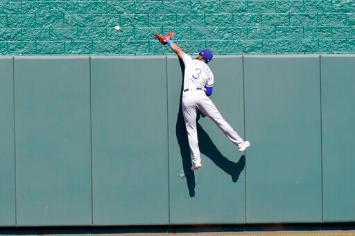 Lowe Hits Towering HR, Texas Tops Royals To Avoid Sweep