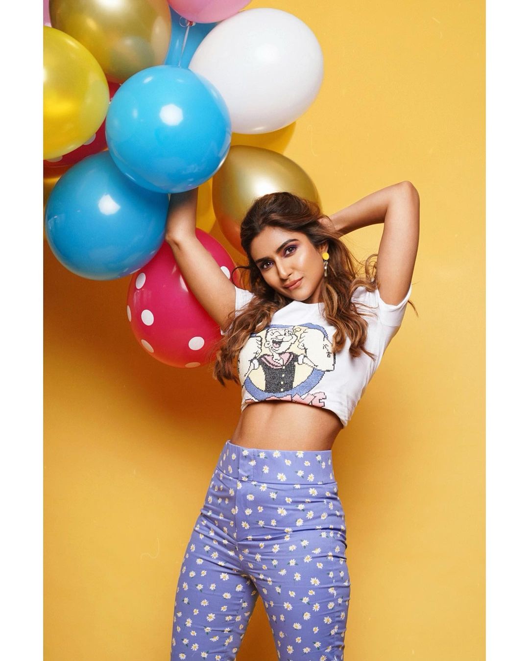 Pranutan Bahl Makes Heads Turn As She Looks Stunningly Sexy In These ...