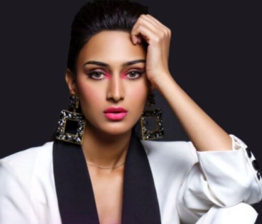 Erica Fernandes Wears an Oversized Pantsuit in Latest Photoshoot - News18
