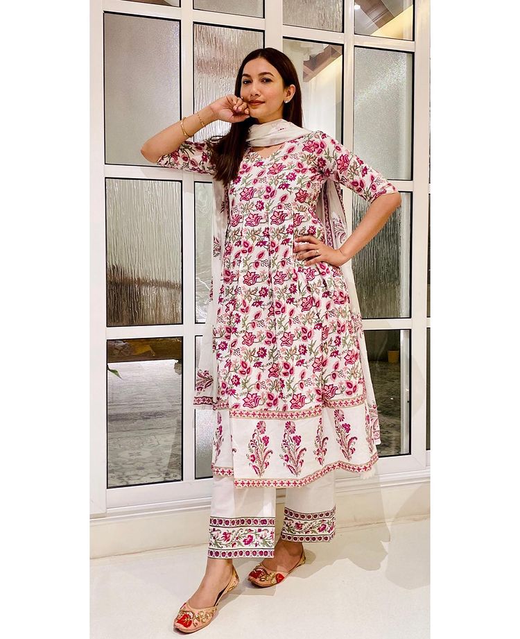 Gauahar Khan Looks Fabulous In Ethnic Suits, See The Diva's Most ...