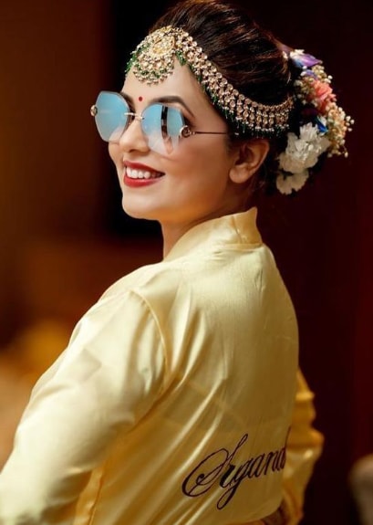Sugandha Mishra Oozes Bridal Swag in New Pics from Wedding with Sanket ...