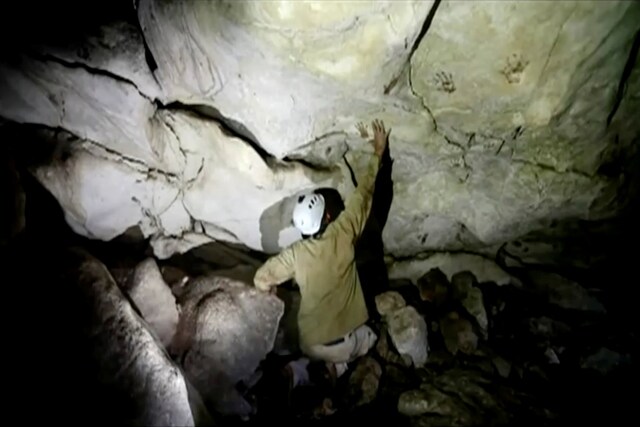 In Mexico, Ancient Mayan Cave Reveals Mysterious Painted Hand Prints in ...