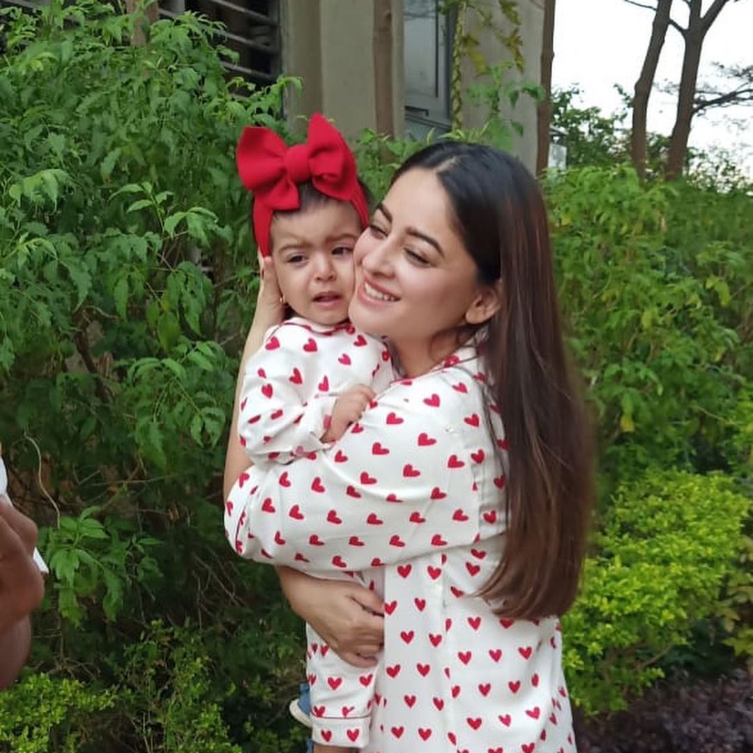 In Pics: Mahhi Vij's Adorable Moments With Daughter Tara Will Send You ...