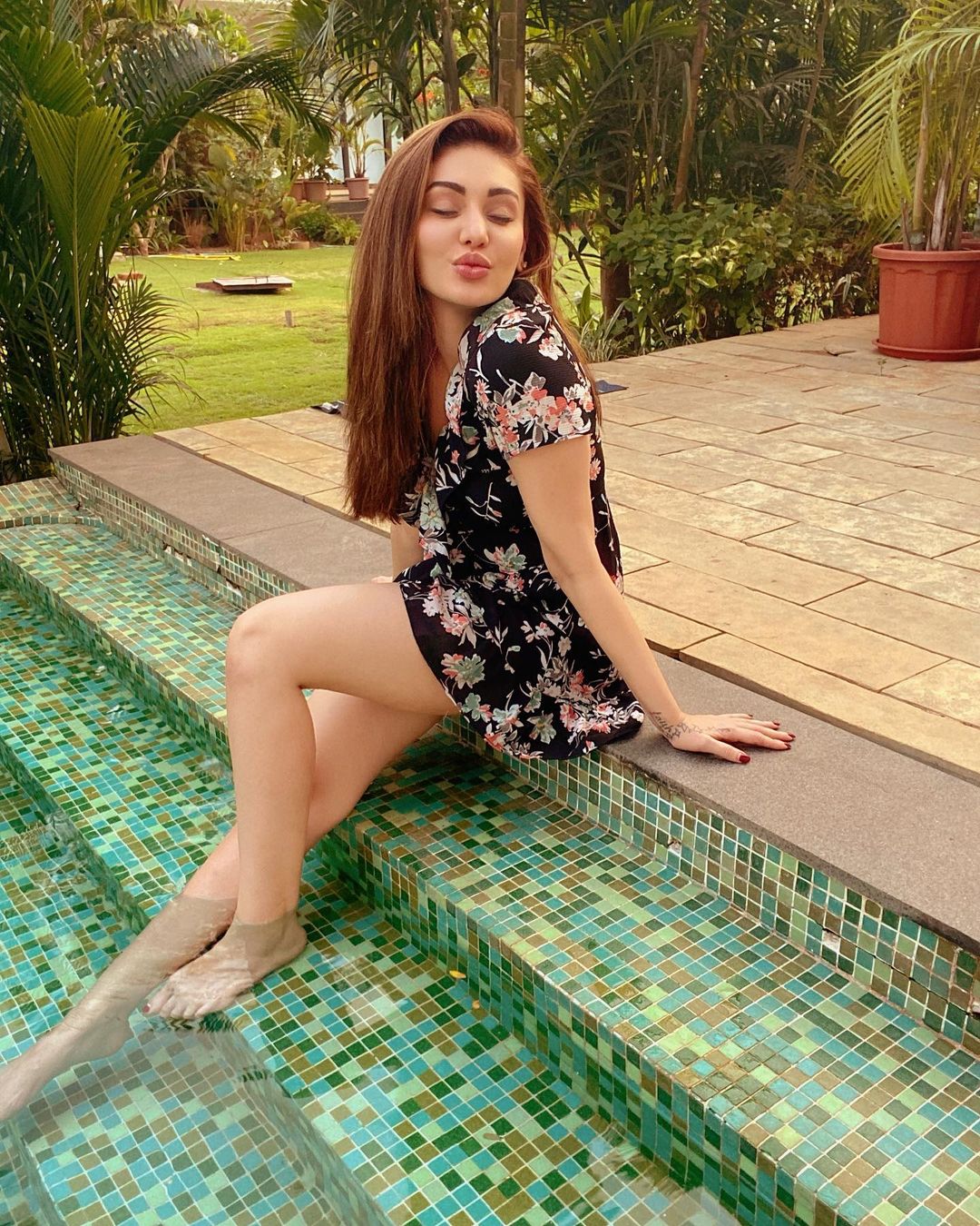 Shefali Jariwala Spills Sass On Instagram With Hot Seductive Pics