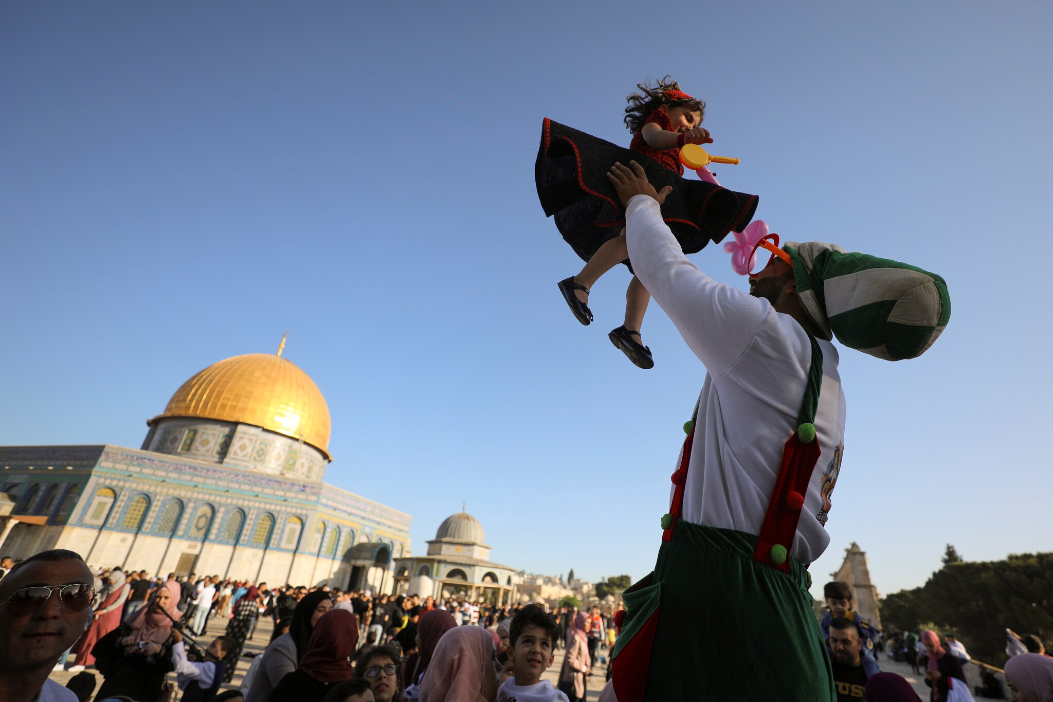 In Pics: Muslims across the World Celebrate Eid to Mark End of Ramadan ...