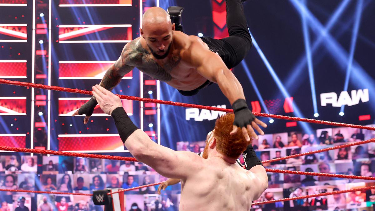 WWE RAW Results: Kofi Kingston Beats Bobby Lashley in Non-title Match ...