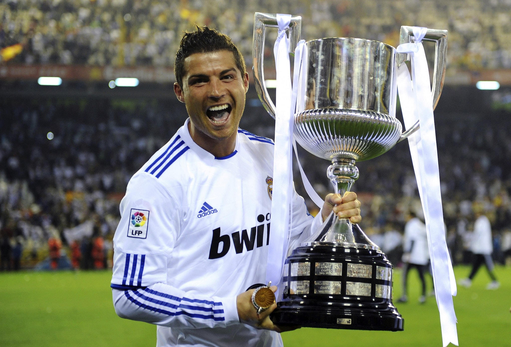 IN PICS | Here's a List of All 34 Major Trophies Won by Cristiano ...