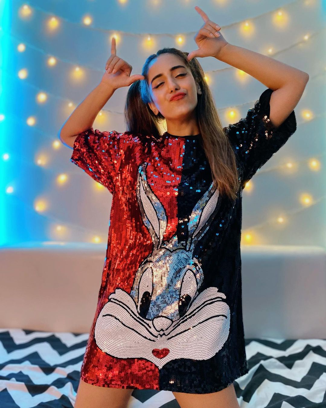 Srishty Rode Looks Mesmerising In Sparkly Dress, See The Diva Slaying ...