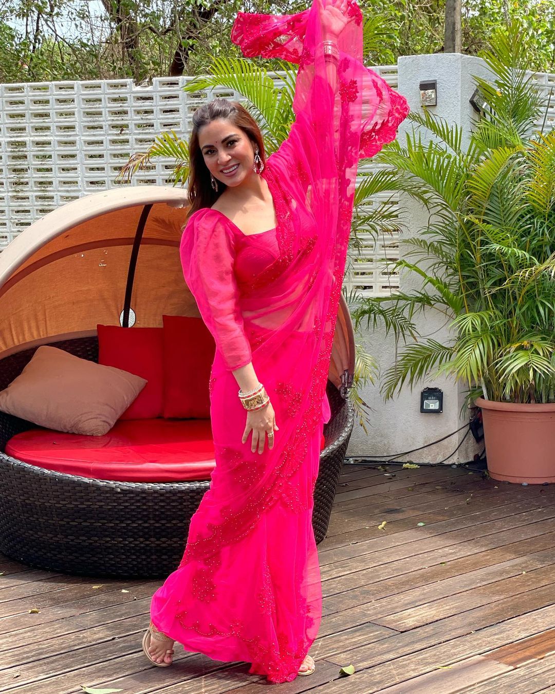 Shraddha Arya Is A Stunner And Her Instagram Pictures Are Proof, Check ...