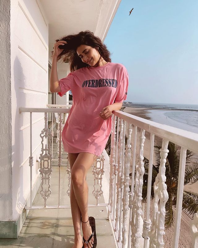 Karishma Tanna's Chic Casual Outfits Are Perfect For The Summers, Take ...