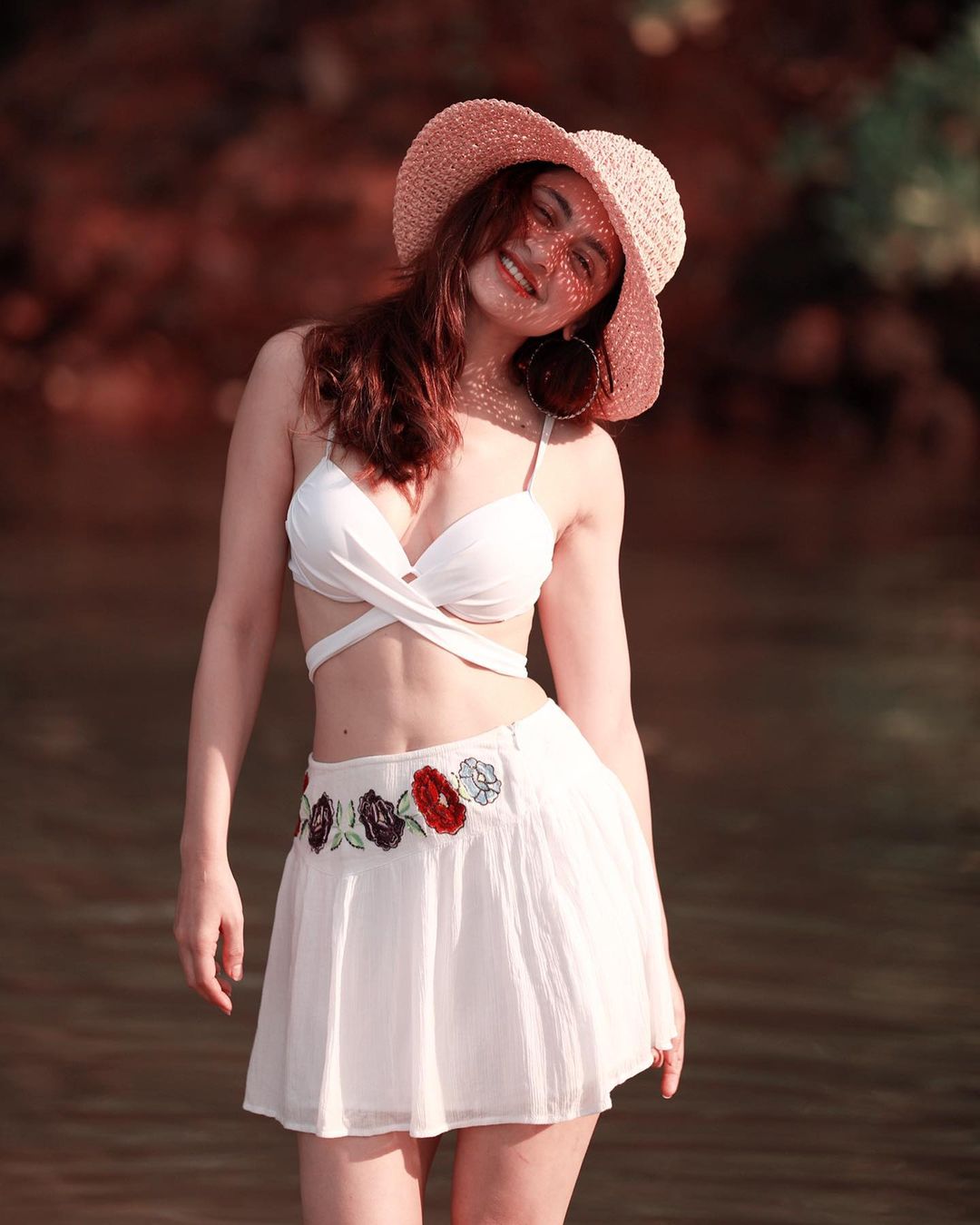 Sanjeeda Shaikh Flaunts Sexy Midriff In Bewitching Photos, Check Out The Diva's Sultry Pics - News18