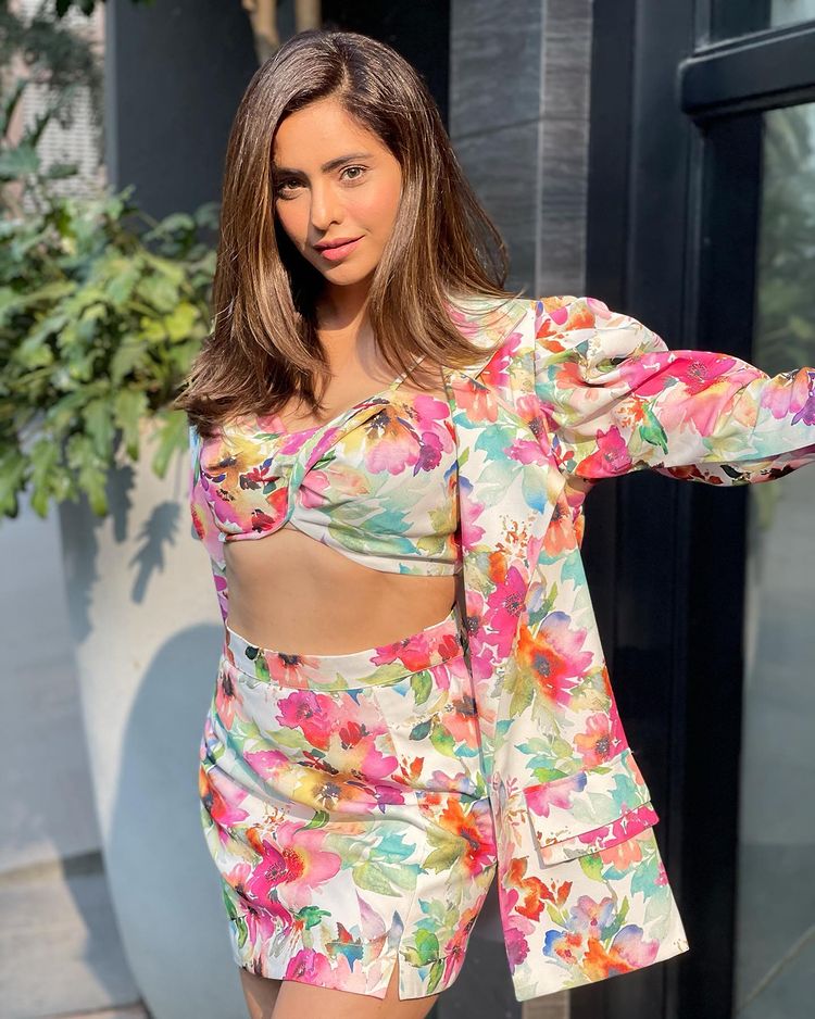 Aamna Sharif Amps Up Her Summer Style Game In Stunning Co-Ord Sets, Check Out Her Pics - News18