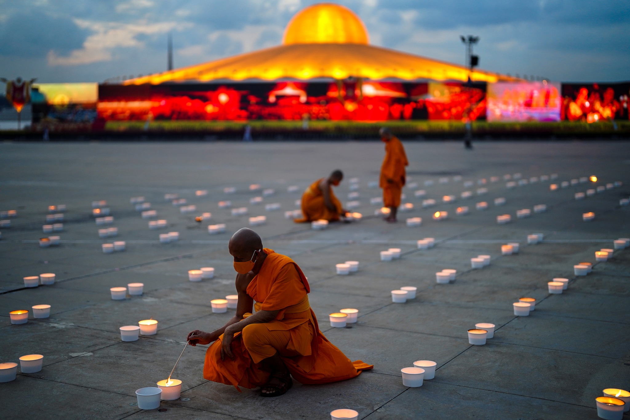 In Photos: Devotees Mark Buddha's Birth, Enlightenment and Death on ...