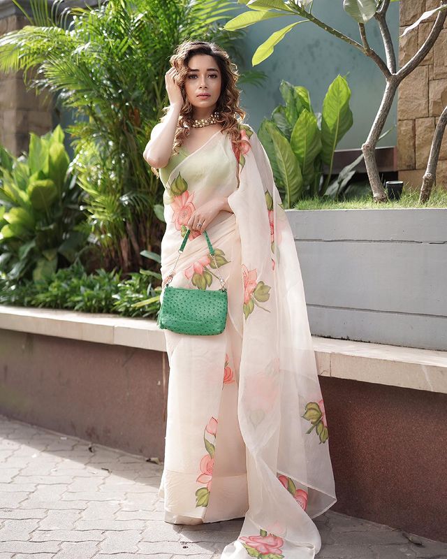 Tina Datta Raises Temperature With Her Glamorous Photos On Instagram ...
