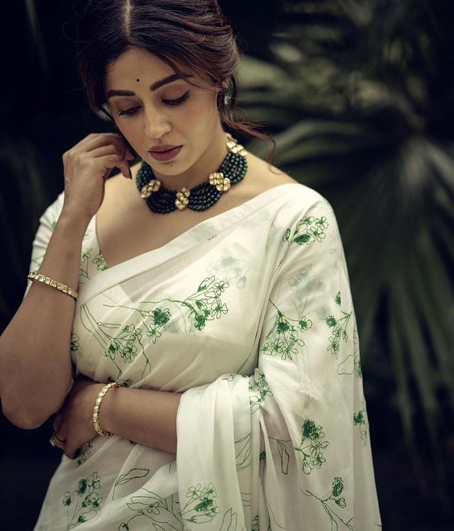 Nehha Pendse Ups The Glam Quotient With Her Drool-worthy Pictures, Take ...