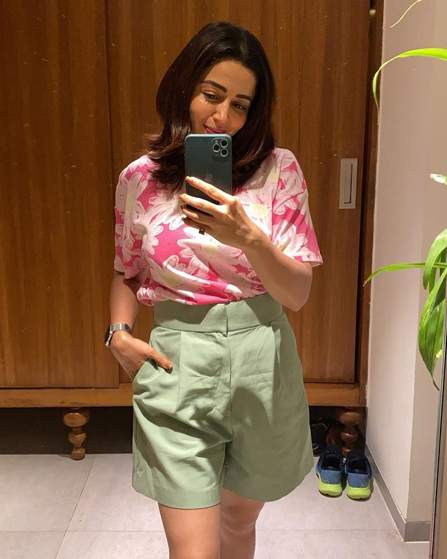 Nehha Pendse Ups The Glam Quotient With Her Drool-worthy Pictures, Take ...