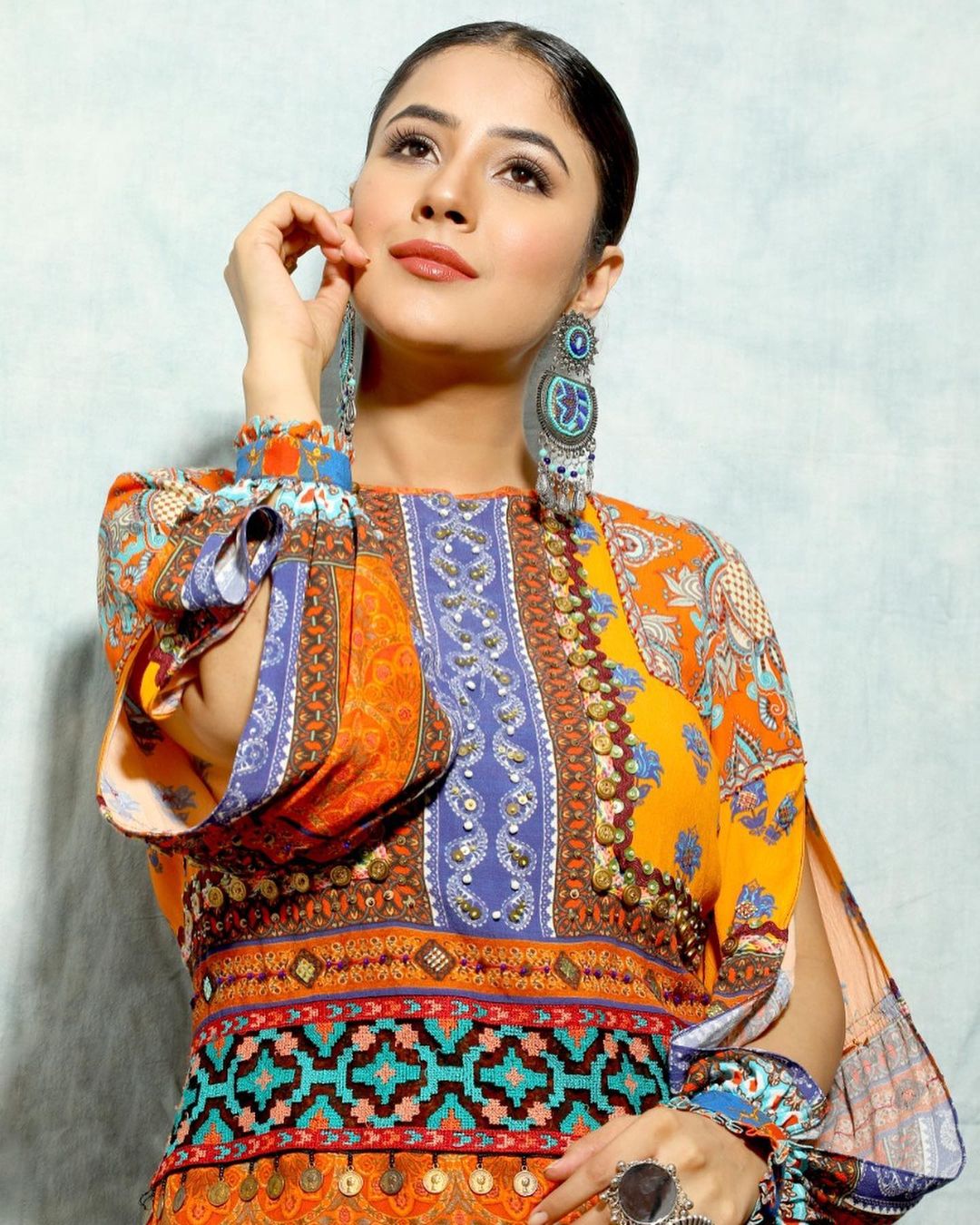 Shehnaaz Gill Makes Heads Turn In New Photo, Check Out The Diva's Sexy ...