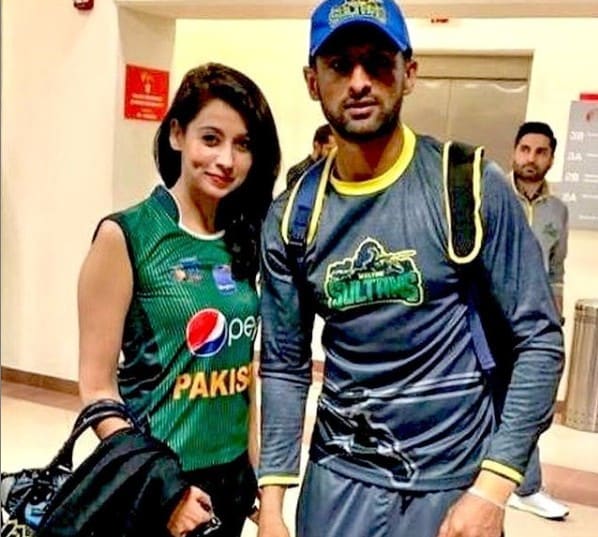 Meet Pakistani Fangirl Rizla Rehan Who Once Said, 'Mujhe Virat de do ...