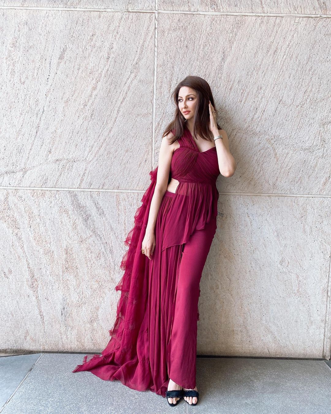 Saumya Tandon Stuns In Figure-Hugging Gown, See The Diva Slaying It ...