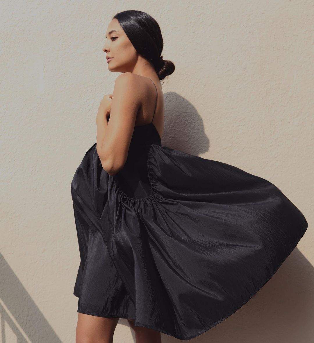 Pregnant Lisa Haydon Wows As Cover Star Of Leading Magazine, See The ...
