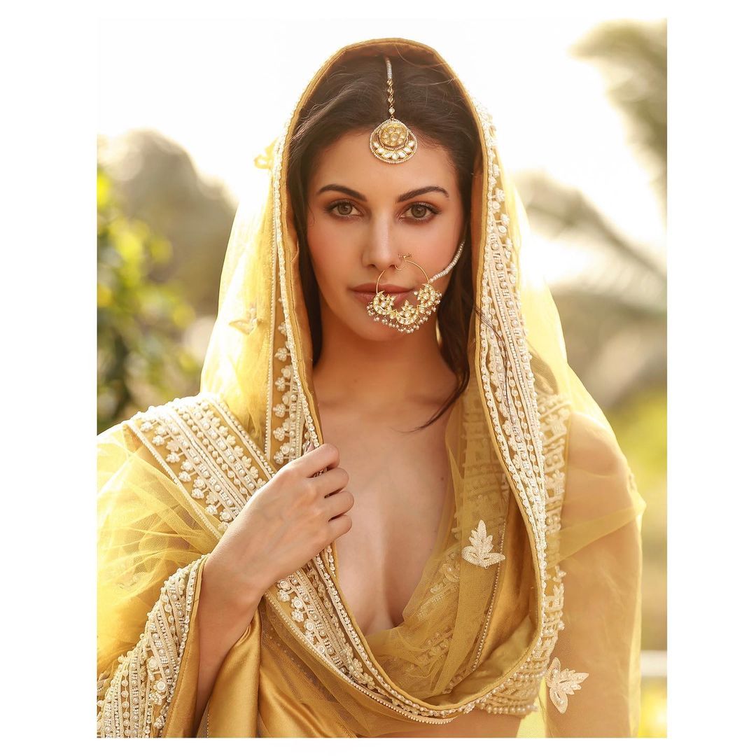 Amyra Dastur Turns Cover Girl For Fashion Magazine, See Diva Stun In Gorgeous Lehengas - News18