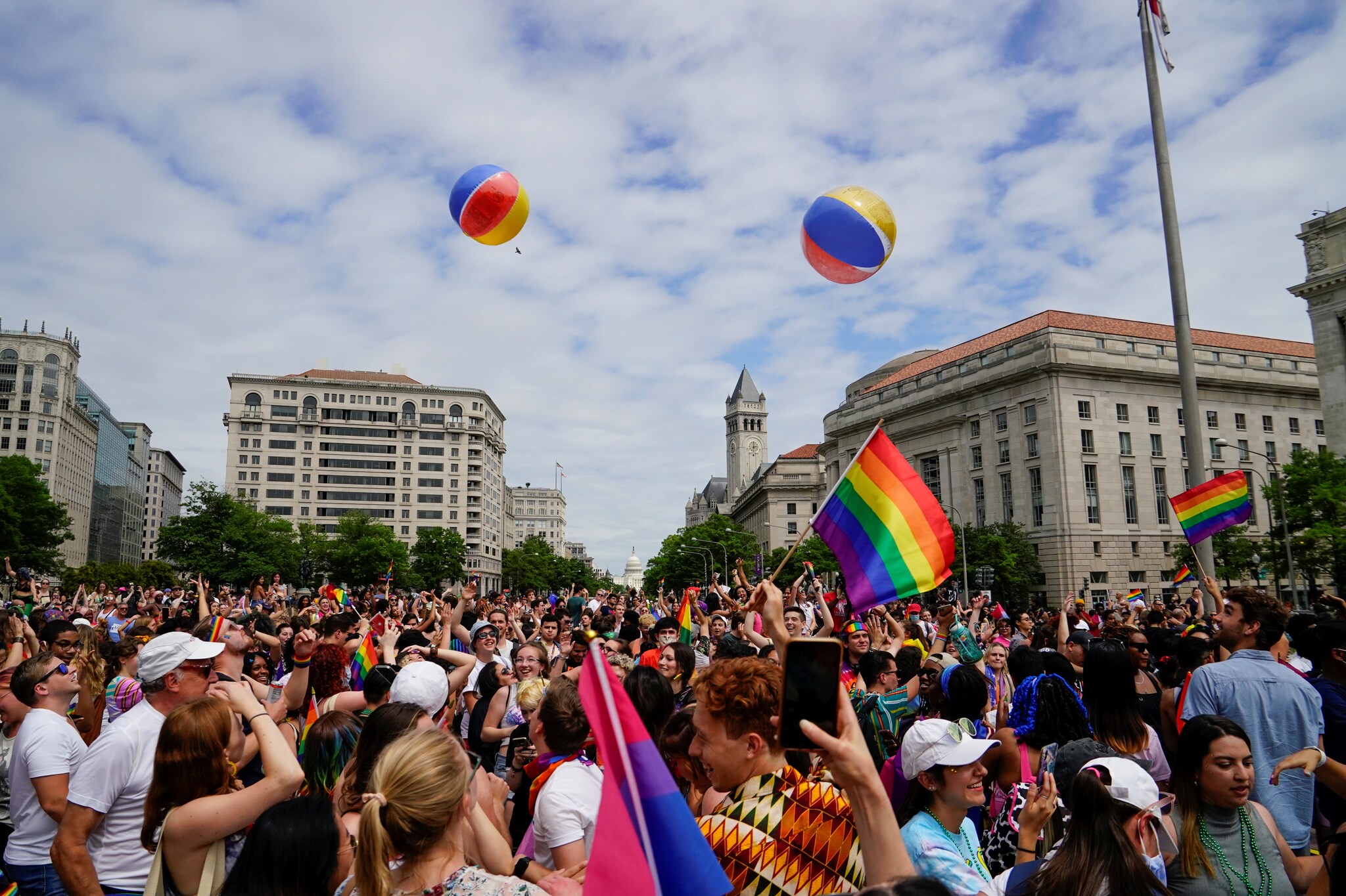 In Photos: LGBTQ+ Communities across world Come Together to Celebrate ...