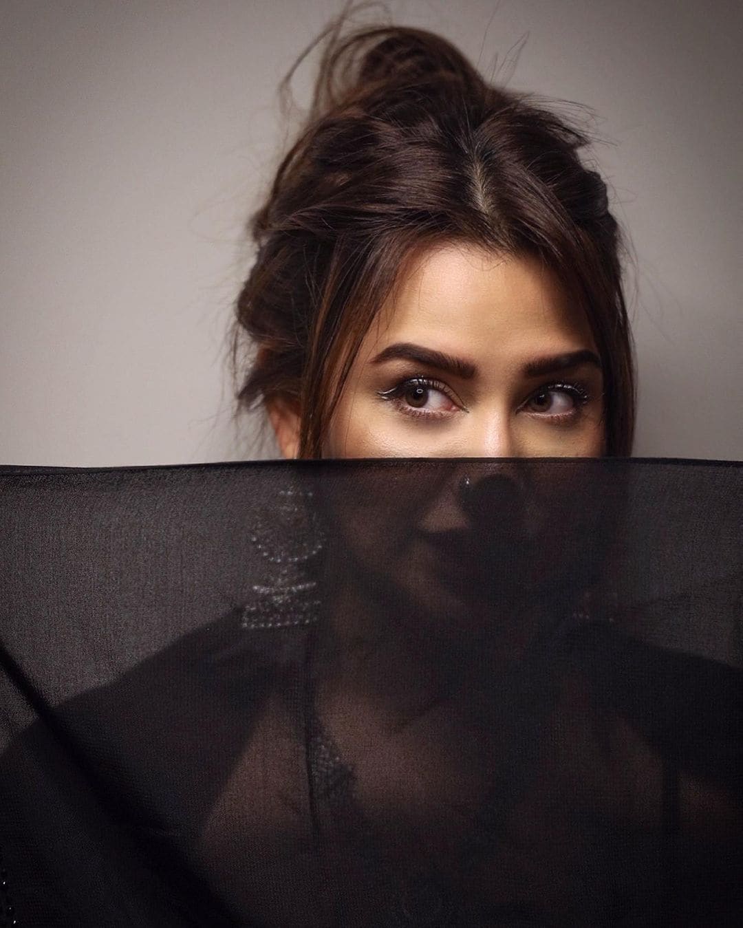 Mahira Sharma Stuns In Silver Jewellery And Black Outfit, See The Diva ...