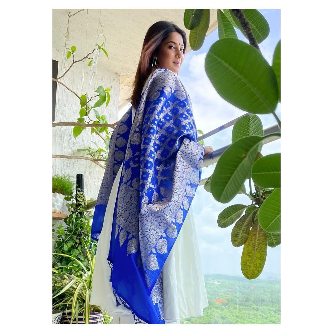 Jennifer Winget Looks Sexy In Floral Pantsuit, See The Diva's Most ...