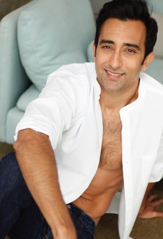 In Pics: Rahul Khanna Flaunts His Chiseled Body in Shirtless Pics - News18