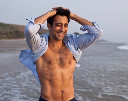 In Pics: Rahul Khanna Flaunts His Chiseled Body in Shirtless Pics - News18