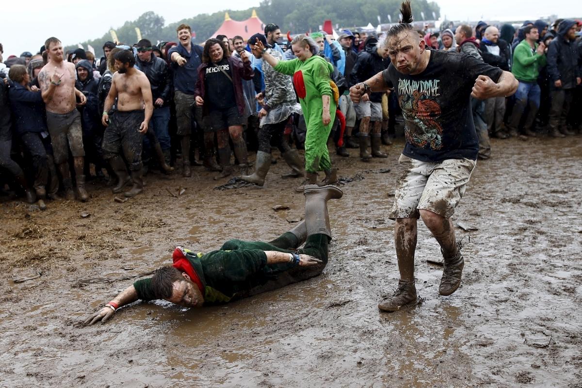 Mask-less Moshpits: Inside UK's First Music Festival Since Start of ...