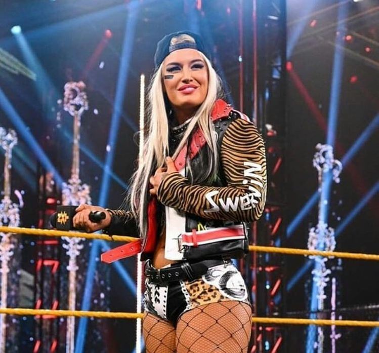 All You Need To Know About Wwe Nxt Superstar Toni Storm In Pics News18