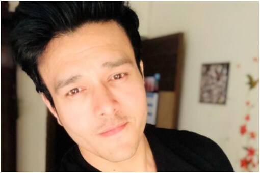 Actor Anirudh Dave Beats Covid-19 After 55 Days in Hospital - News18